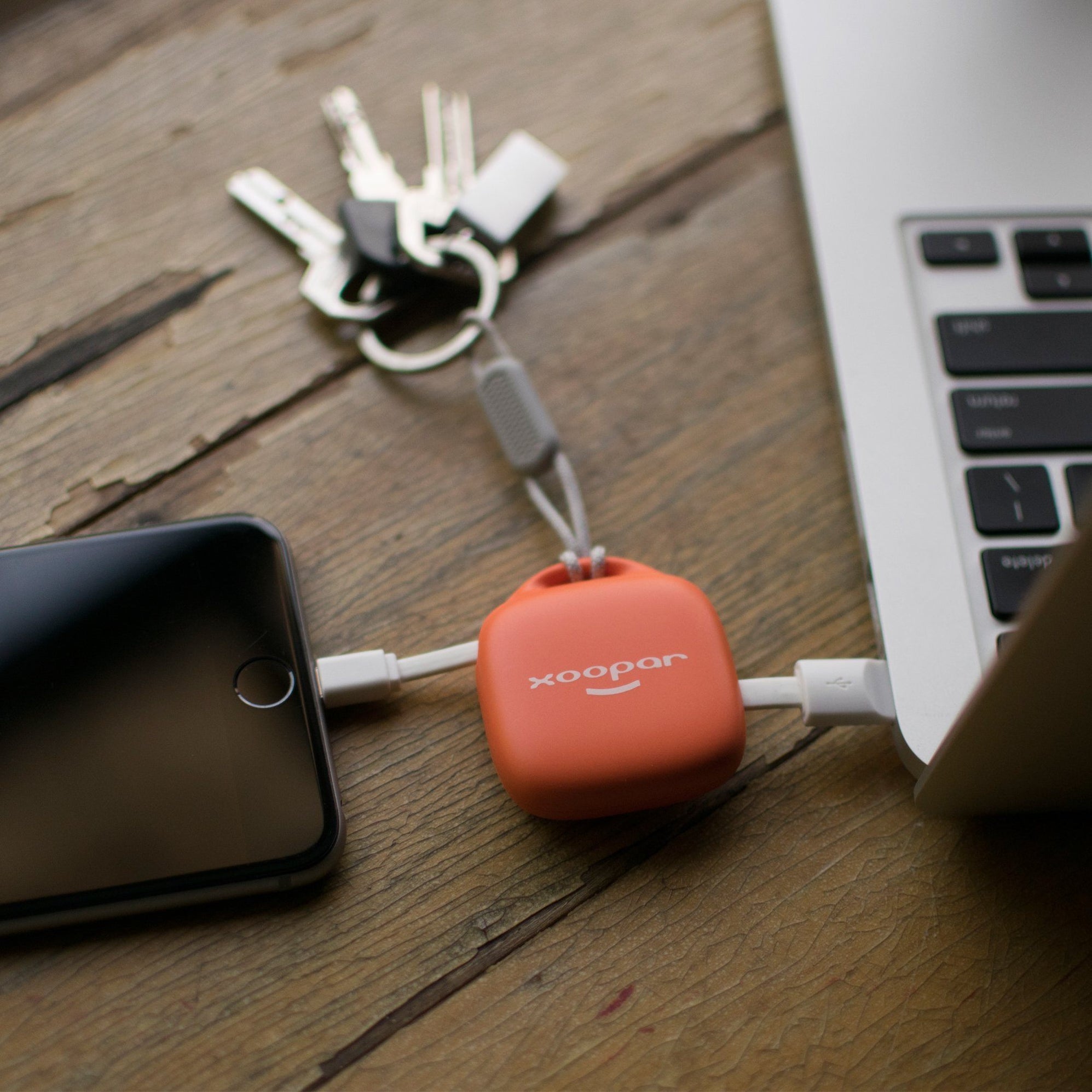 Xoopar Hug Booster : Charging Cable & Emergency Power Bank — Techoutlet