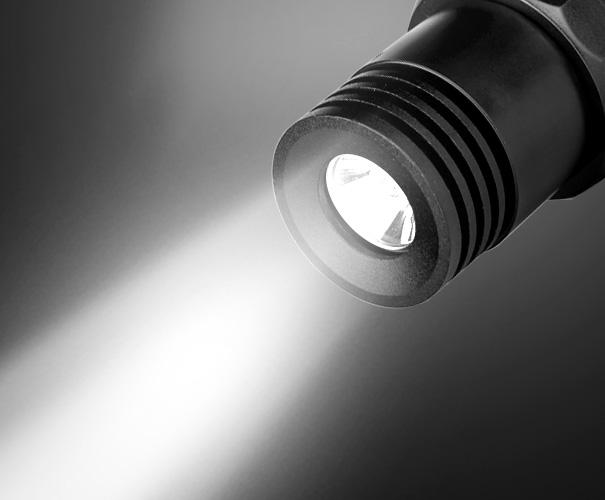 LED Diving Light & Torch with Underwater Beacon : IPX8 — Techoutlet